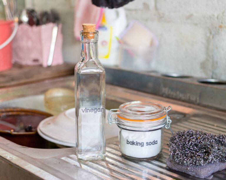 How to Clean Kitchen Appliances with Baking Soda and Vinegar | Cosmo ...