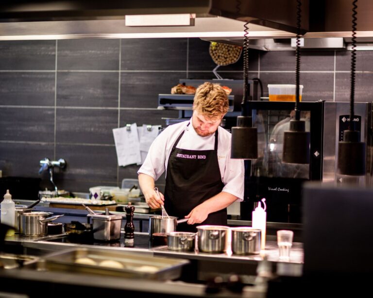 Understanding Cooktop Control Options: Knobs vs. Touch Controls | Cosmo ...